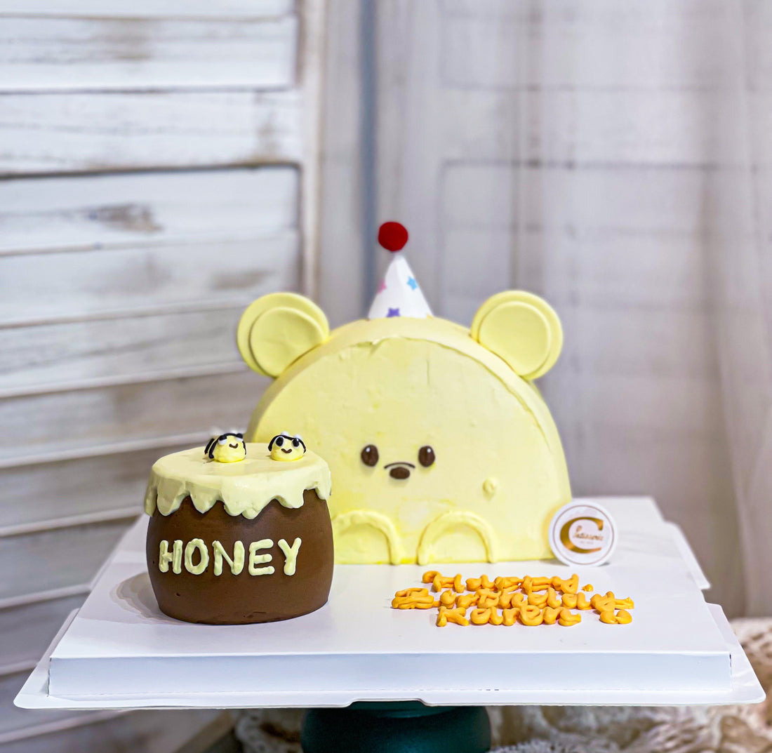 Sculpted 3D Animal Shaped Cake: Bear and Honey – C Patisserie (SG)